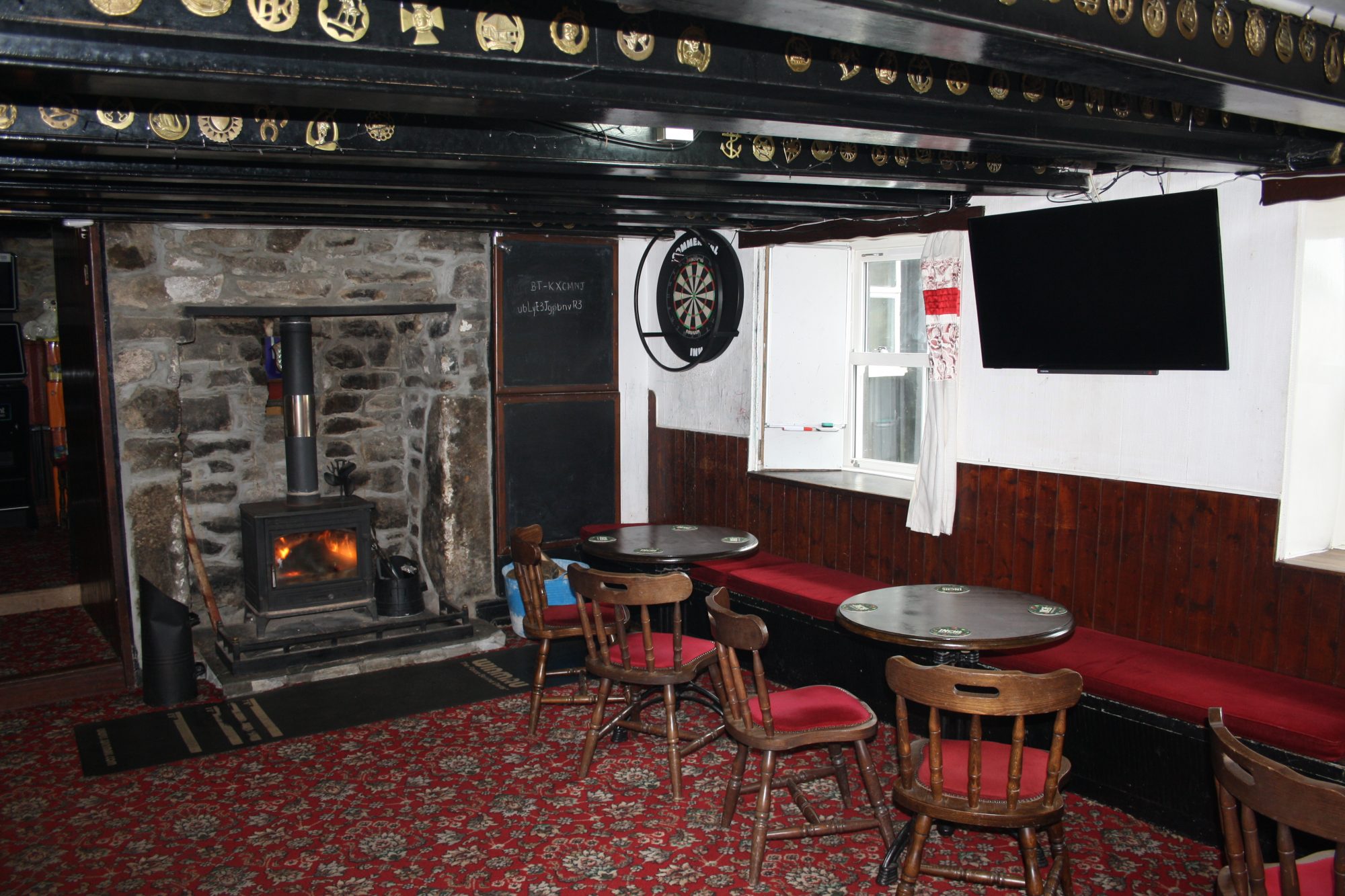 Commercial Inn – St Dennis – Cornwall – Bar – Food – Rooms