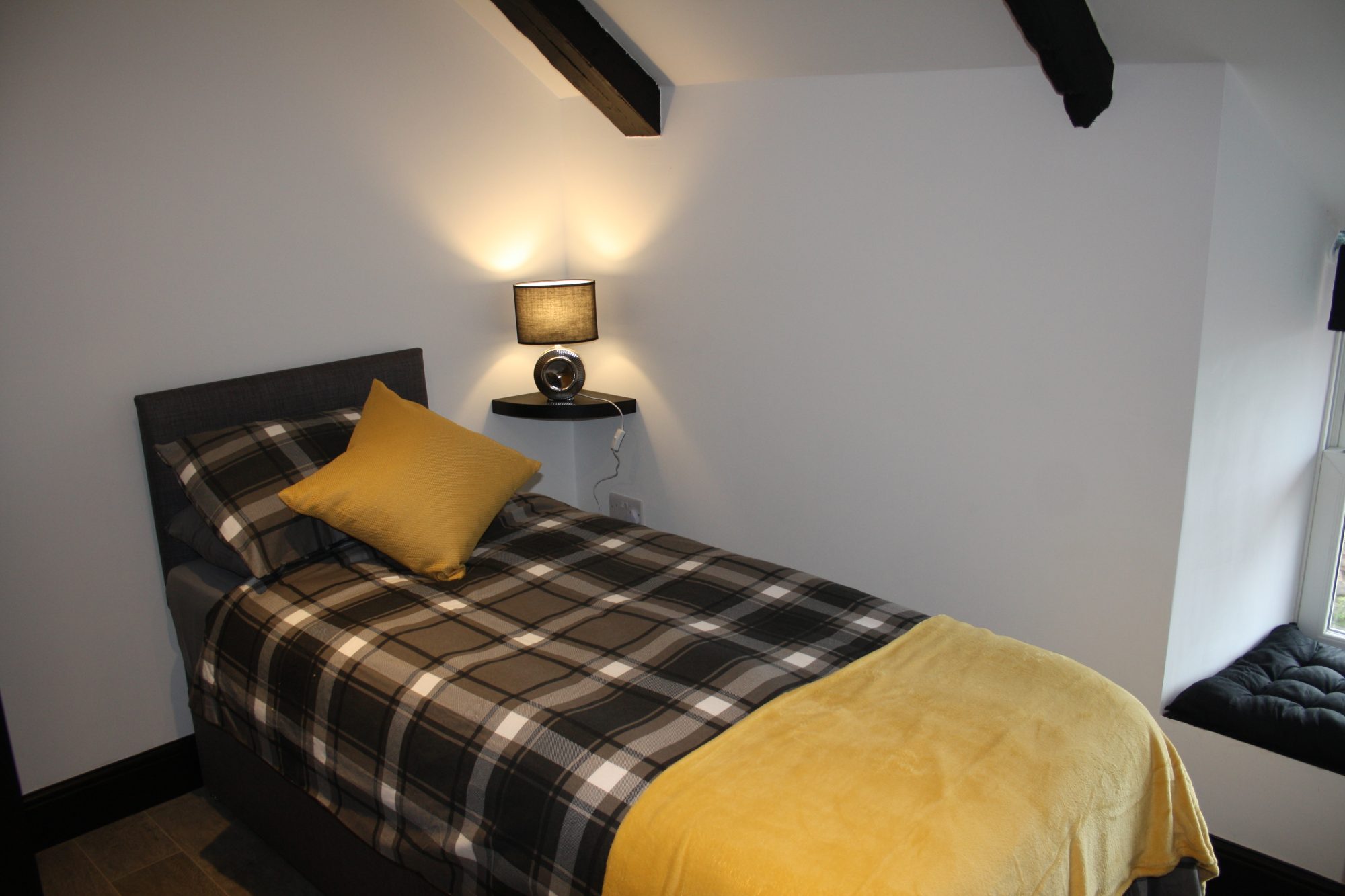 Commercial Inn – St Dennis – Cornwall – Bar – Food – Rooms